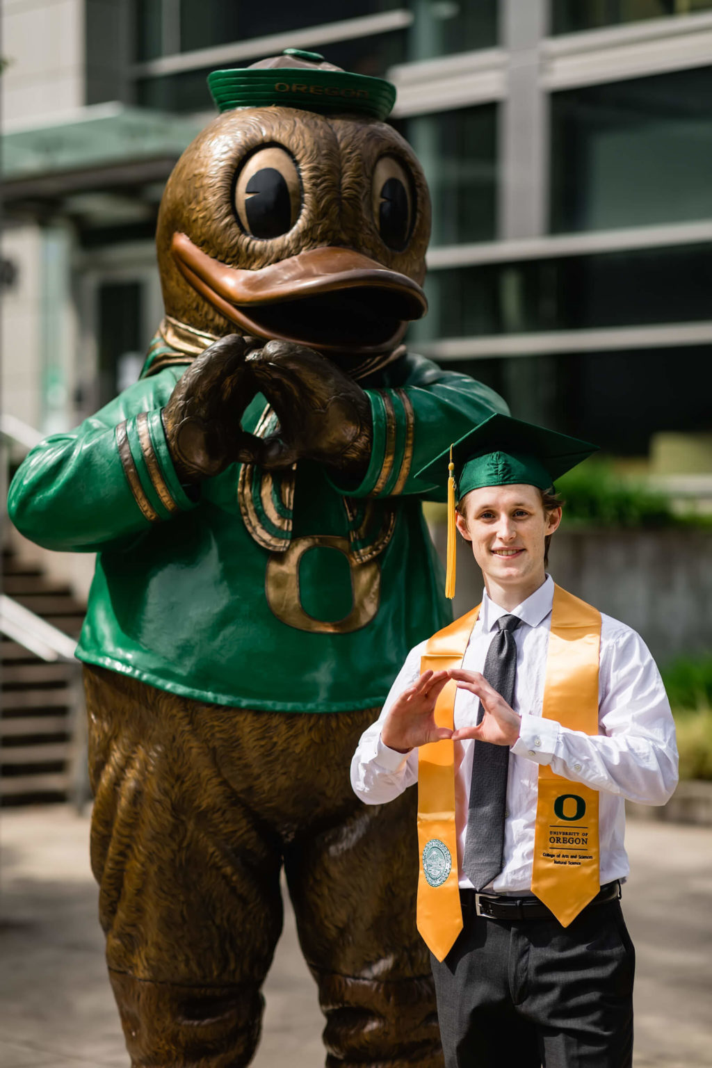 University of Oregon Graduation Pictures | Bend Senior Photographer