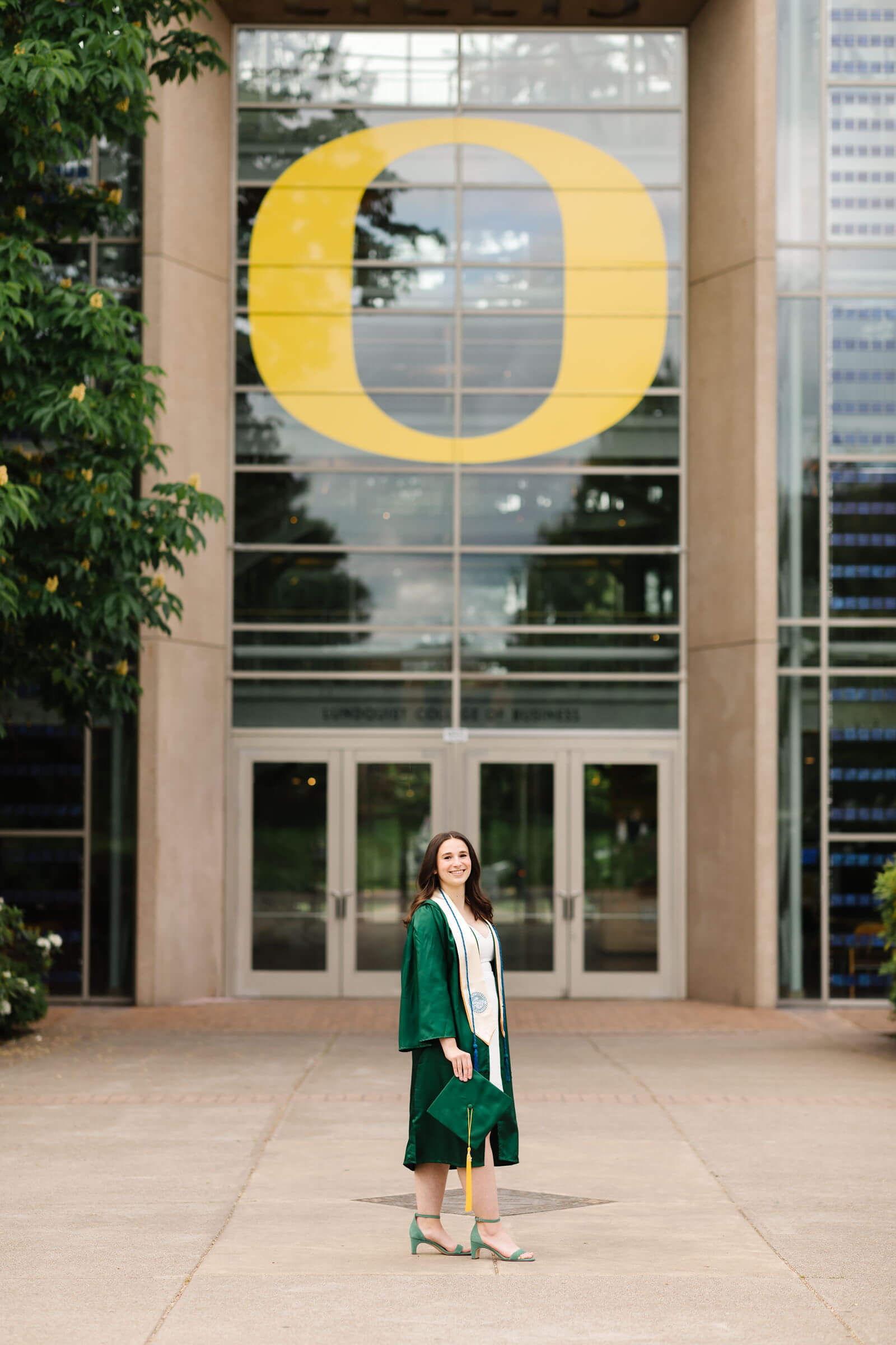 Graduation Pictures at UO | Bryndle Photo