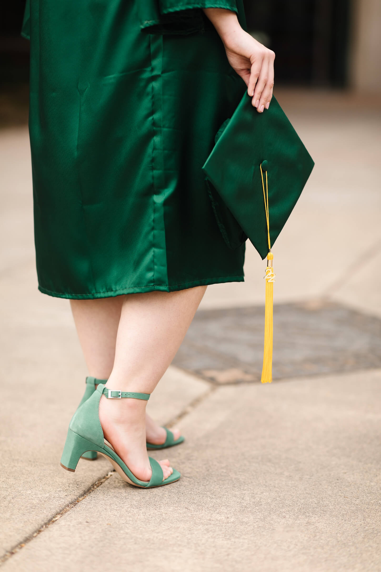 Graduation Pictures at UO | Bryndle Photo